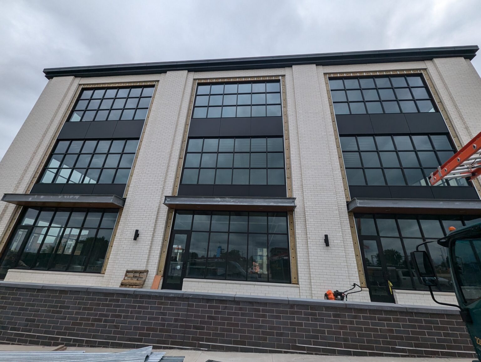 Office Spaces | Poplar Creek Town Center